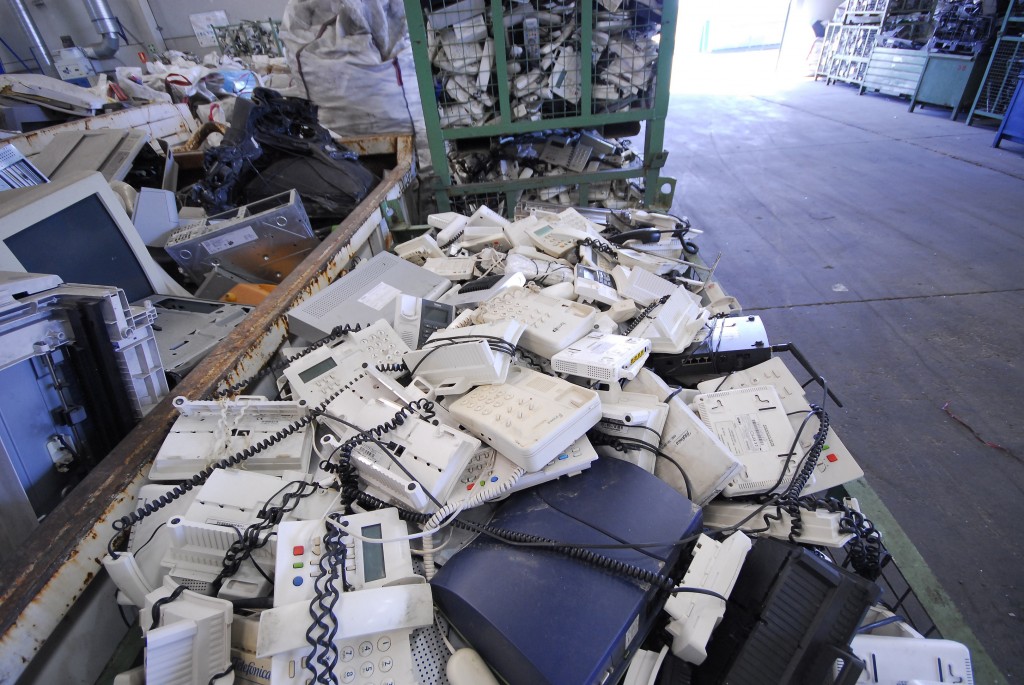 España alcanza los objetivos europeos de reciclaje de RAEE en 2017 - Newsbook.es