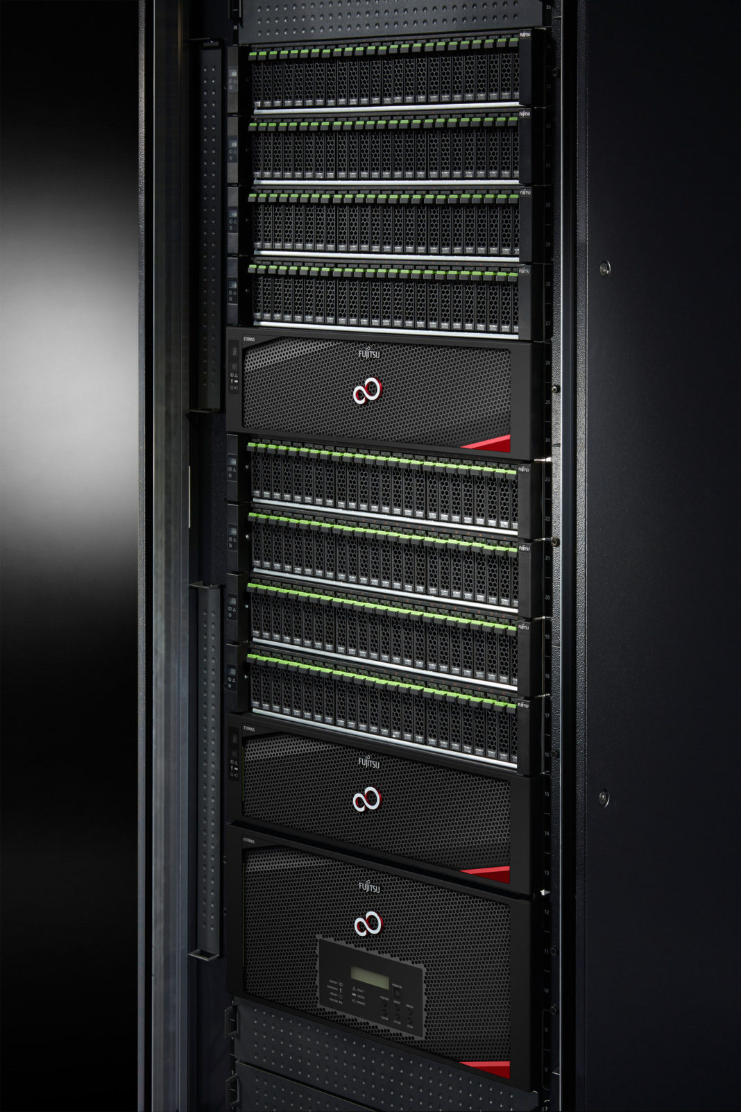 Fujitsu optimiza el almacenamiento a escala petabyte con el nuevo Eternus DX8900 S4 - Newsbook.es